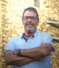 Dieter Aurass: Rheinlandbastard – Eschborner Stadtmagazin