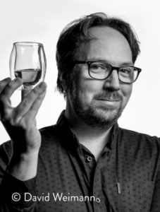 Carsten Sebastian Henn, „Der Gin des Lebens“ – Eschborner Stadtmagazin